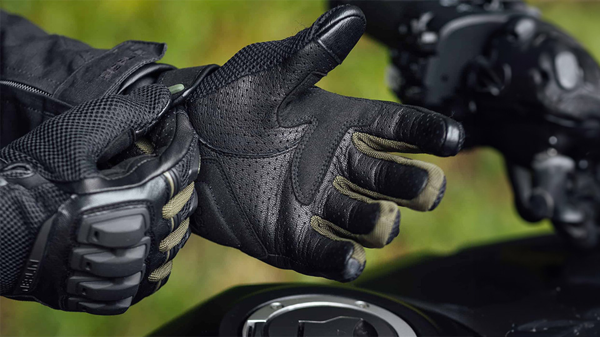 How to Choose Motorcycle Gloves | Race Leathers Darwen